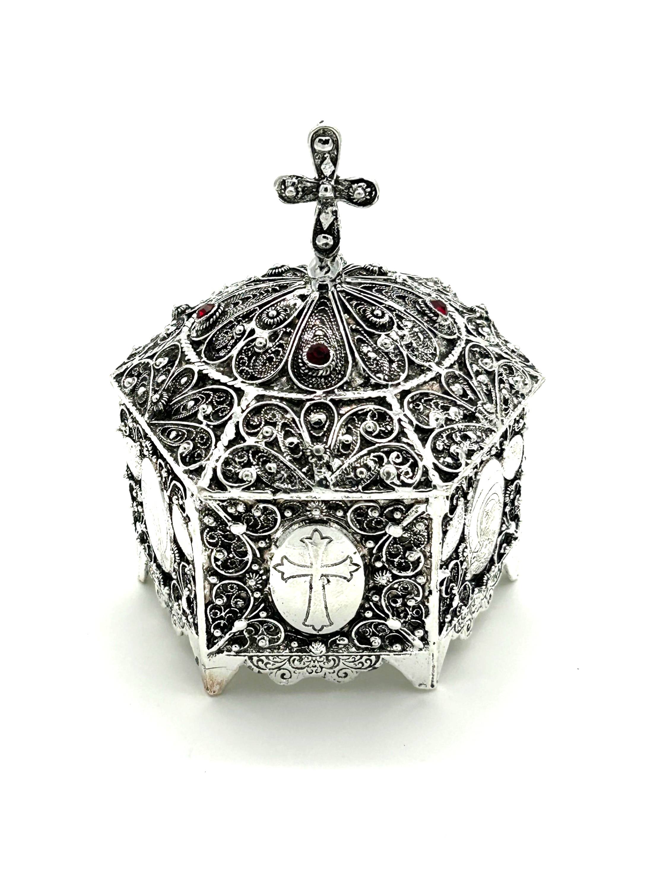 Reliquary 21 (Silver with Cross on Top) – Holy Trinity Church Supplies ...